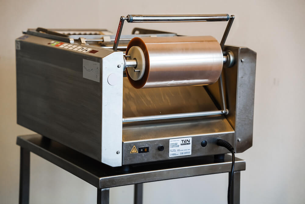 Klappack packaging machine - Retail Equipment Europe